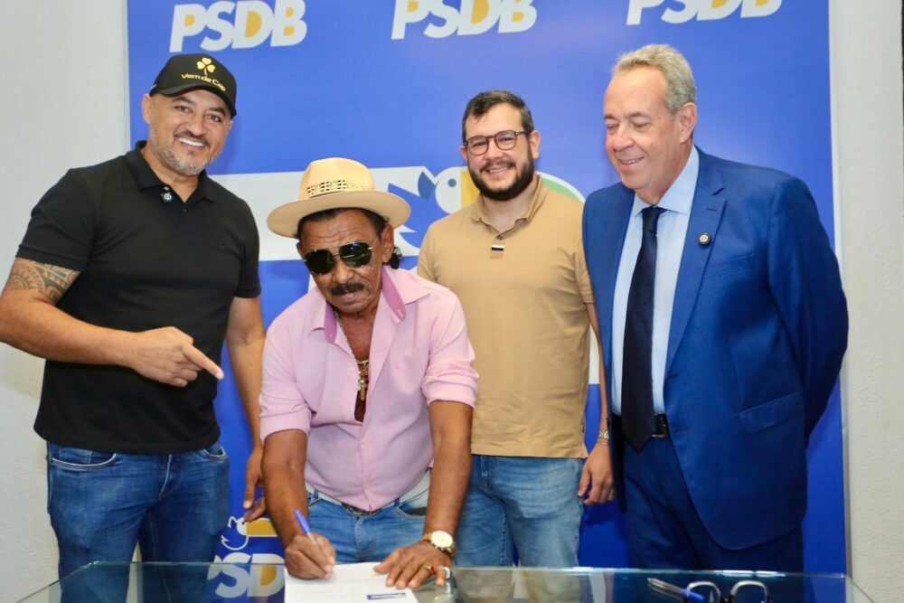 HUMORISTA TIRINGA SE FILIA AO PSDB E MIRA VAGA NA CÂMARA EM 2026